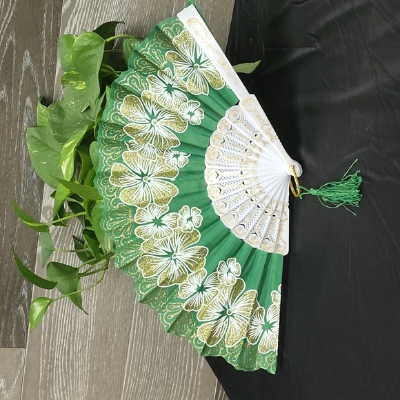 victorian days | Accessories | Victorian Inspired Green Glitter ...